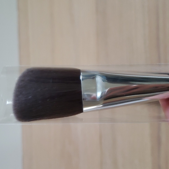 BECCA | Makeup | Nib Becca Angled Highlighting Brush | Poshmark